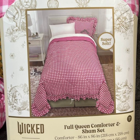 Wicked | Bedding | Wicked Pink Gingham Comforter Sham Set | Poshmark